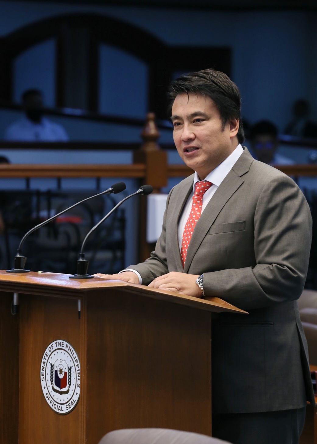 PNP official na sangkot sa P6.7B drug bust iimbestigahan ni Revilla ...