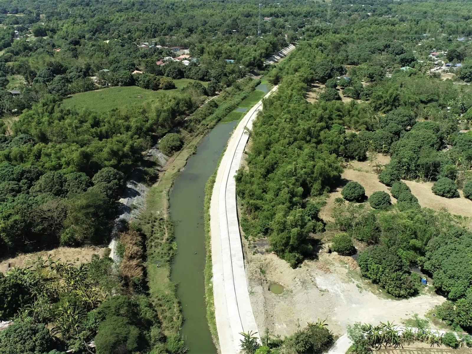 Paglalagay ng slope protection sa Ingalera River sa Calasiao ...