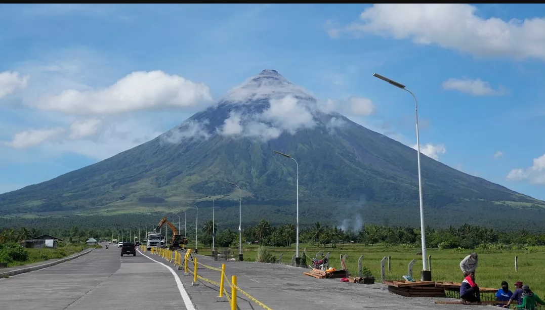 Mayon volcano nagtala ng 4 na paglindol – OnlineBalita news